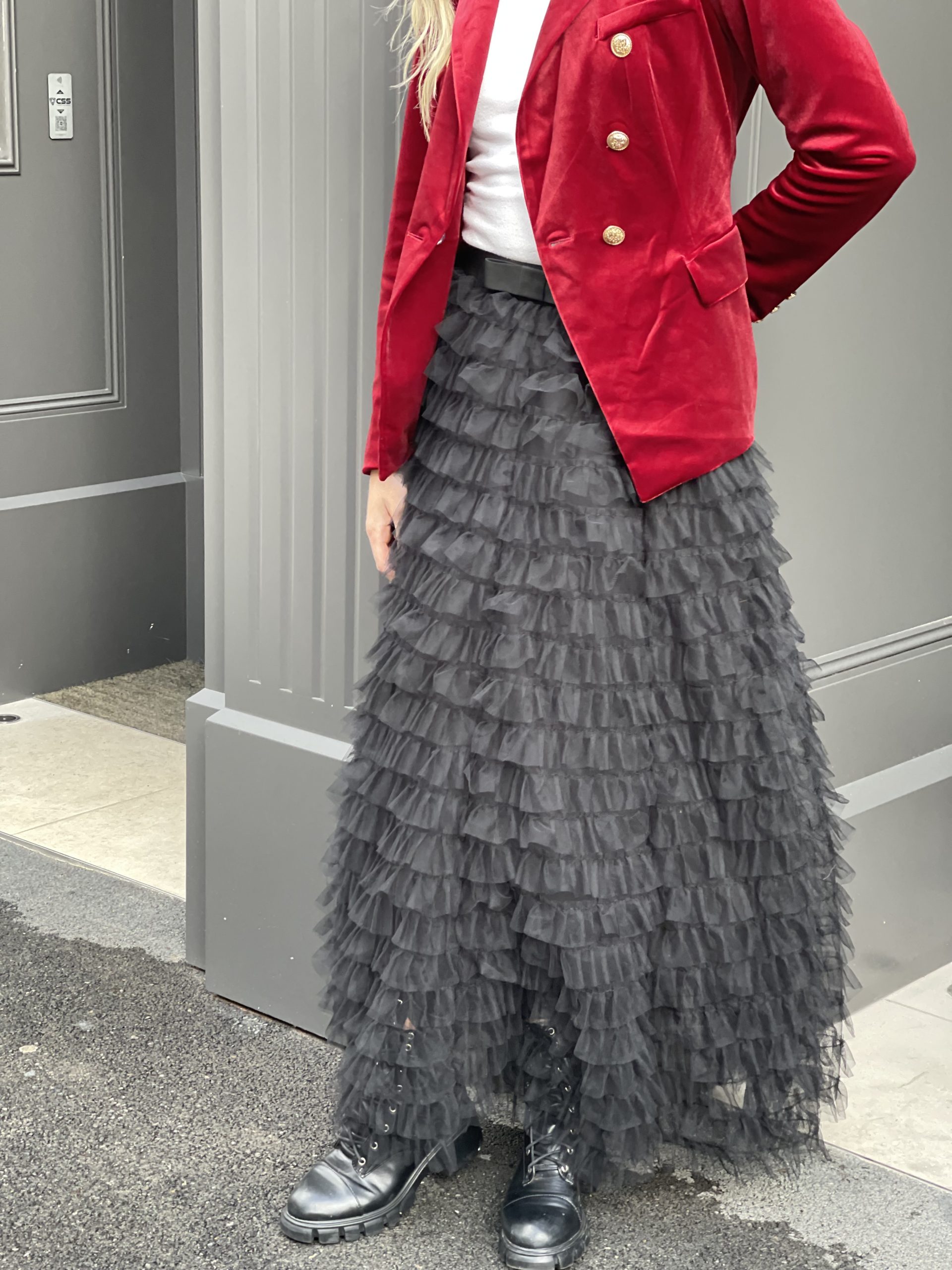 Arianna -Layered Tulle Skirt In Black – yLondon